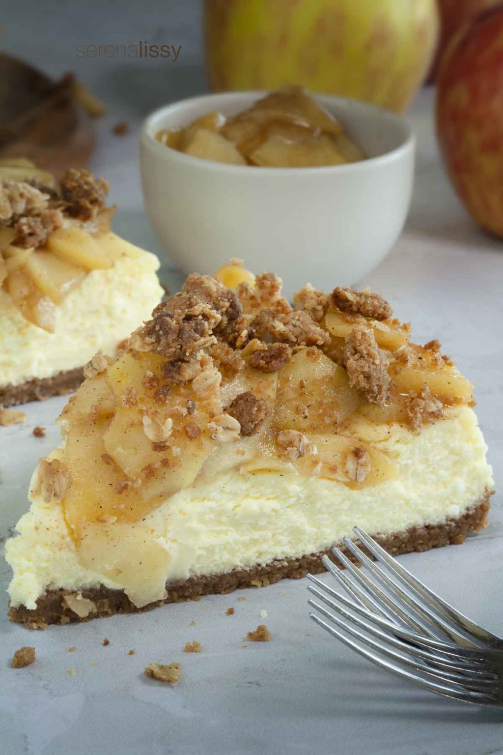 Apple Crumble Cheesecake - Serena Lissy